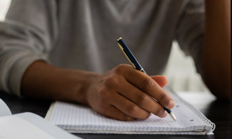 Bildiri Nedir? Nasıl Yazılır? Örnekleri (2023)